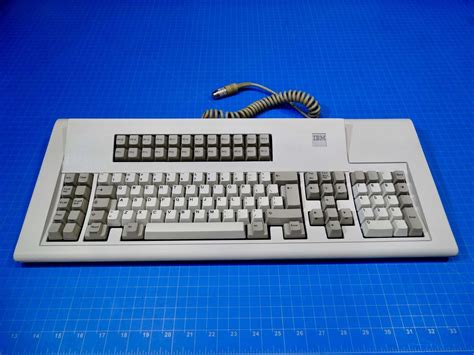 1984 Ibm Model F Keyboard 6110668 13 Dec 84 122 Key Clickykeyboards