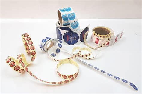 Изготовление этикеток наклеек и стикеров по низкой цене печать этикеток на заказ Etiketki24