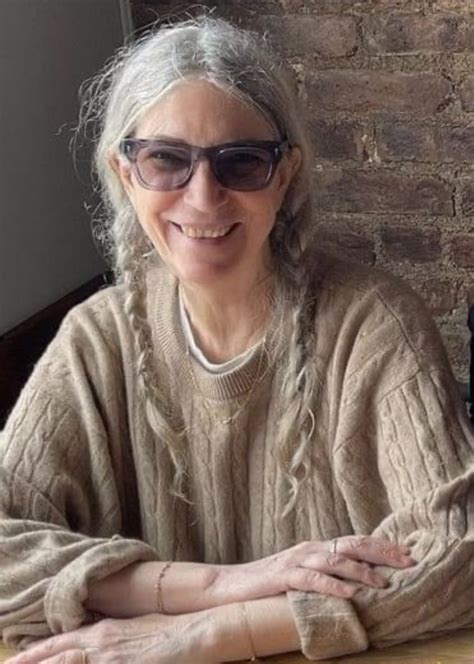 Pin De Maria Ester Elton En Patti Smith Vida Hippie Belleza Personas