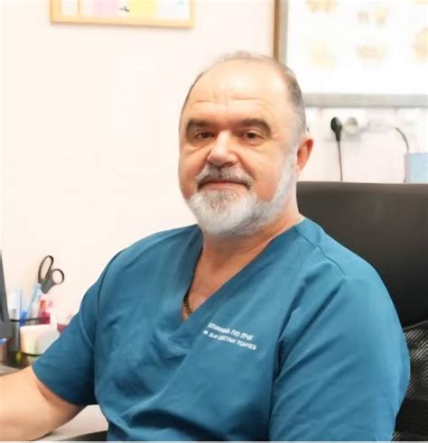 Проф Цветан Тончев дм Лицево челюстен хирург Орален хирург Имплантолог Варна Супердок