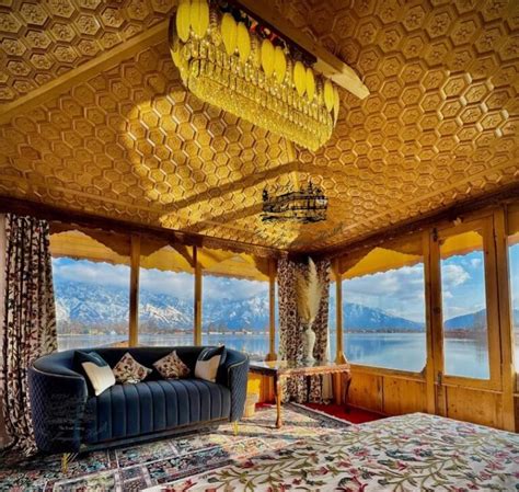 Luxury Houseboats In Srinagar Price Room Types And Amenities