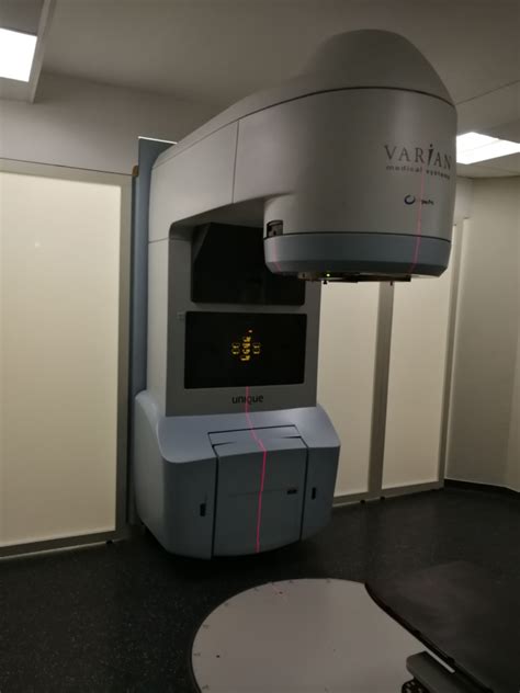 翻新的 Varian 独特线性加速器 Ros