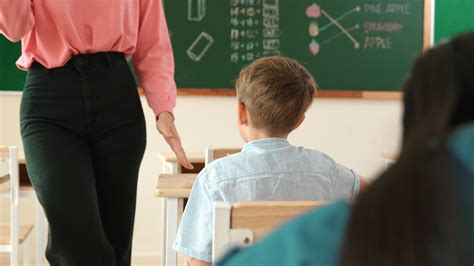 В Люберцах задержали школьника удавившего учительницу молотком на уроке Радио 1