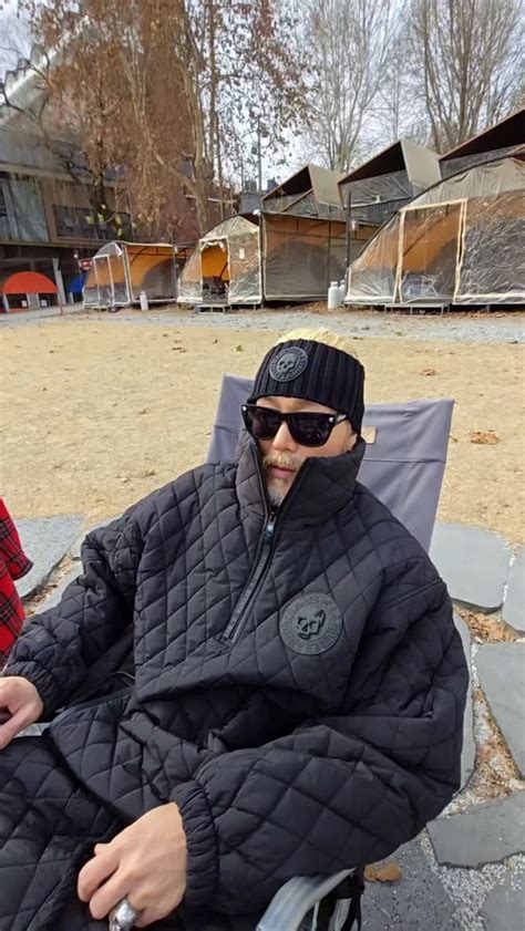 바이더알 대한민국이 어려움을 겪을 때마다 우리나라 국민들은 앞장서서 목소리를 내며 문제를 해결해왔습니다 이번에도 마찬가지로 많은 사람들이 매일 국회 앞에 모여 나라의