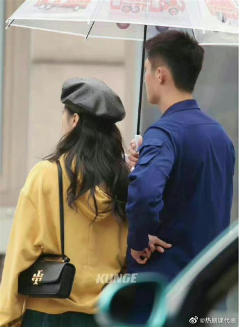 黄景瑜张婧仪他从火光中走来路透 同框撑伞氛围浪漫 新浪图片