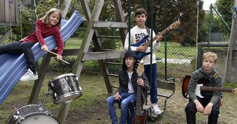 Schülerband De Breaks wirken in RTL Show Puppenstars mit