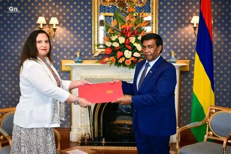 سفيرة مصر لدى موريشيوس تقدم أوراق اعتمادها إلى رئيس جمهورية موريشيوس