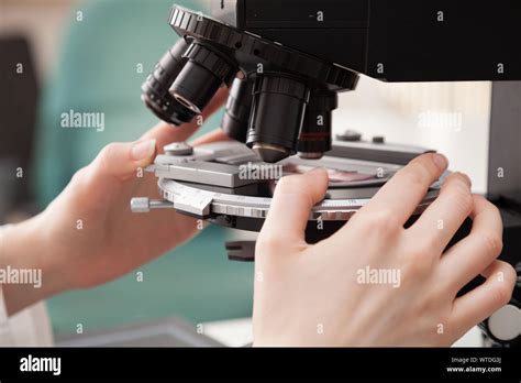 Polarizing Microscope Hi Res Stock Photography And Images Alamy