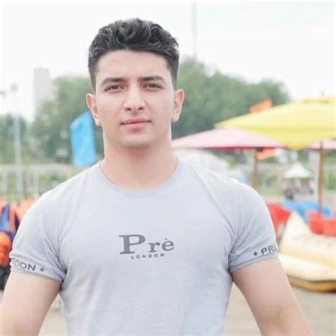 ‎آیدین یزدی‎ Aidinyazdi On Threads