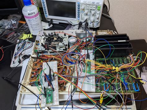 two raspberry pi picos pretending to be a z80 the qiqitori blogs