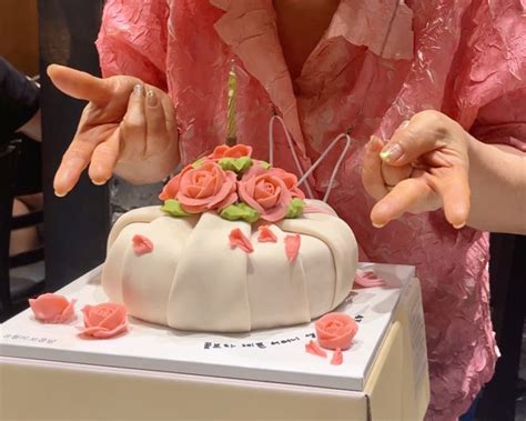 용인성복동 엄마 생신 케이크 유월의 보름달 꽃보자기 떡케이크 내돈내산 주문 후기 네이버 블로그