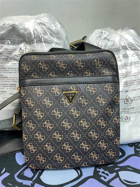 Сумка Guess Vezzola — цена 3199 грн в каталоге Сумки Купить аксессуары по доступной цене на Шафе