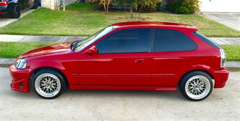 Ek Hatch Red