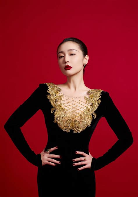 百花齐争艳！杨幂刘亦菲高叶等女星活动造型比美 搜狐大视野 搜狐新闻