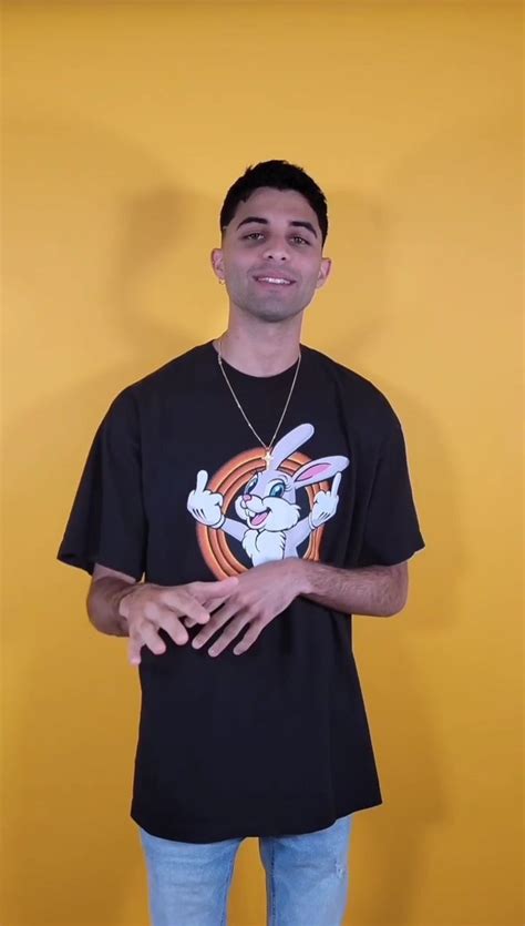 Pin De Jen Em Erick Brian Cantores Famosos Famosos Cantores