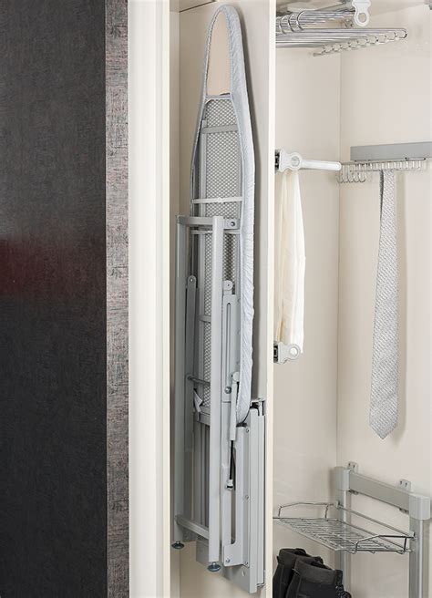 Дъска за гладене прибираща се в Гардероб Шкаф