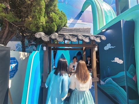 새로 소주 성수동 팝업스토어 동굴 속으로 재미가득 라벨 프린트 키오스크 제작 티아이디