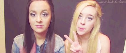 Two Blondes  Conseguir El Mejor  En Er