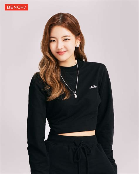 BENCH Twitter Update With Lia R ITZY