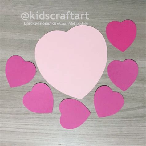 Весенняя аппликация из сердечек