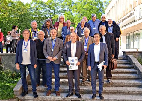 Връчиха наградите на Хvi национален конкурс за хумор и сатира „Жарава“ в Кубрат Вестник Екип 7