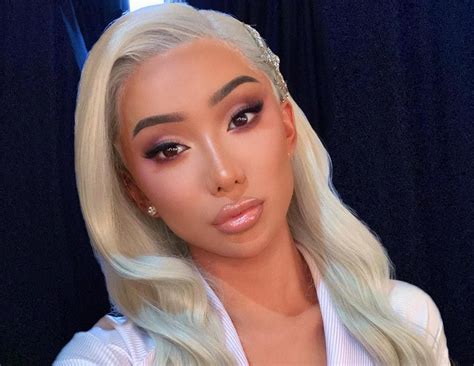 Nikita Dragun Plastique Tiara Plastique Tiara Lugbj