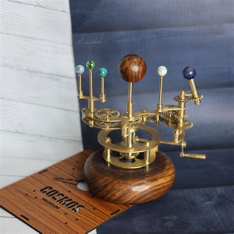 Luxe Orrery Zonnenstelselmodel Met Zon Aarde Mars En Manen 2025 Online Veiling Catawiki