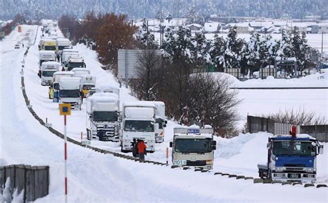 【動画】大雪で600台以上が立ち往生 北陸道や東海北陸道 産経ニュース
