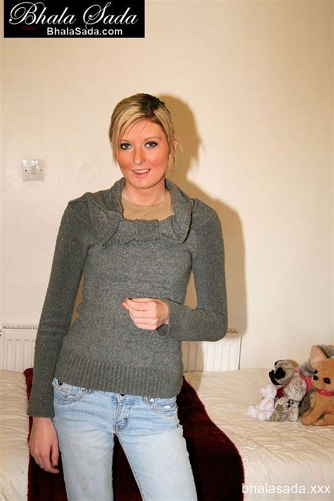 Amazing Chicks Showing Their Nice Figures In Different Scenes Photos