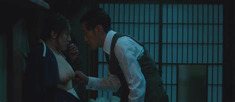 Naked Unknown In The Handmaiden