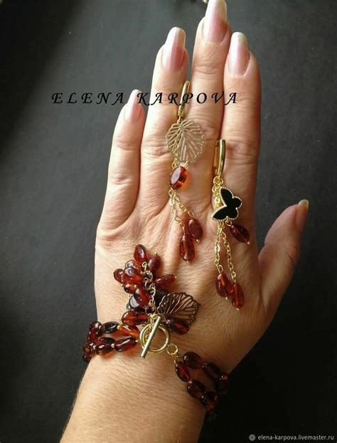 Комплект из янтаря браслет серьги купить украшения в интернет магазине на Ярмарке Мастеров