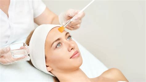 Benefits And Risks Of Glycolic Acid Peels For Skin Facial Creations
