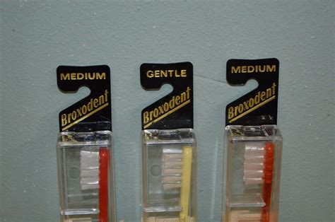 Lot Of 6 Vintage Squibb Broxodent Replacement Brushes For Electric