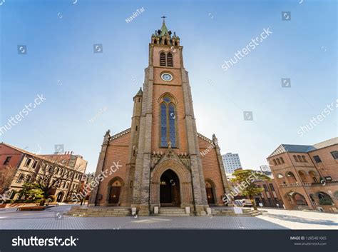 명동성당 160개가 넘는 로열티 프리 라이선스 대상 스톡 사진 Shutterstock