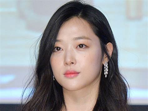 Duh Adegan Dewasa Sulli Dalam Film Real Bocor Di Dunia Maya