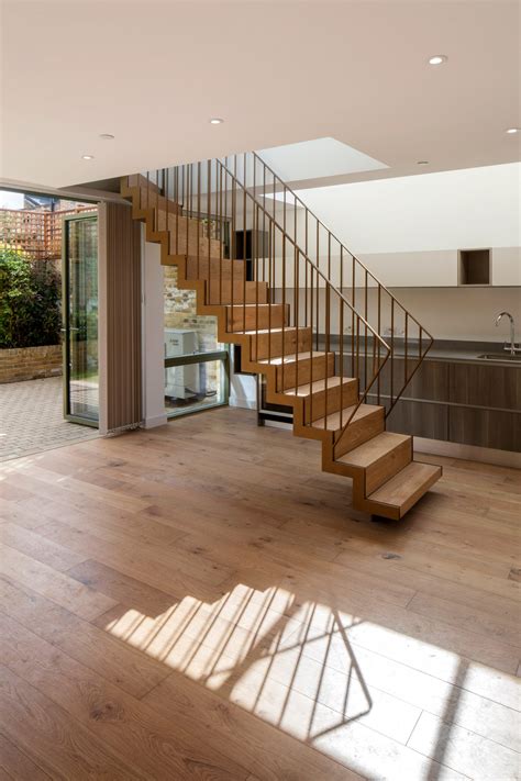 Peter Barber Uses Oriel Windows For Facades Of Moray Mews Houses