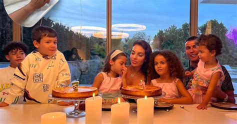 کریستیانو رونالدو و جورجینا رودریگز، از آشنایی در مادرید تا نامزدی در