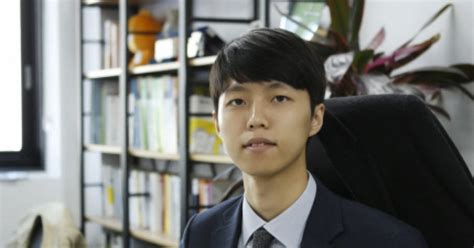 스타트업 숨 막히게 하는 규제 없애야죠