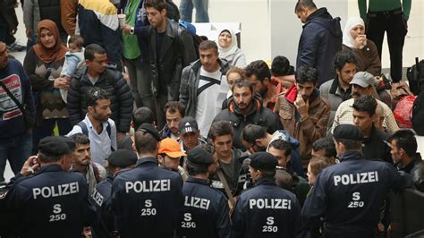 Германия въвежда документ за самоличност на кандидатите за убежище Новини бг