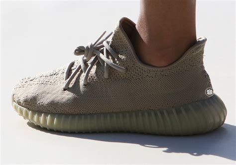 Adidas Yeezy Boost 350 V2 Dark Green Summer 2017