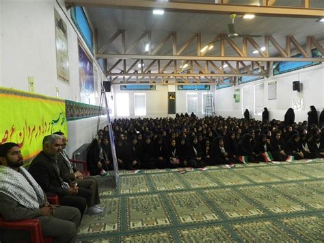 برگزاری مراسم صبحگاه در دبیرستان دخترانه شاهد افشار با وصیتنامه شهید