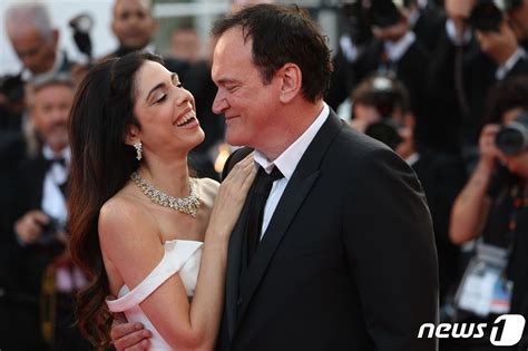 칸 영화제 폐막에 참석한 타란티노 부부 ‘눈에 꿀이 뚝뚝