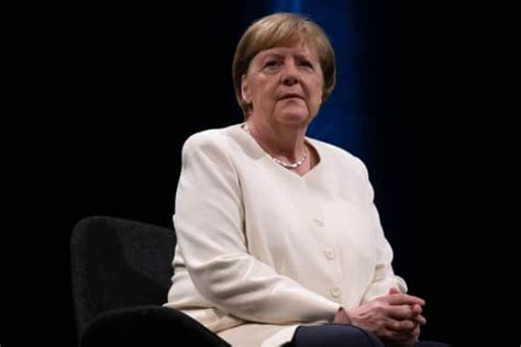 Меркель жалуется что ее сделали «козлом отпущения — Haqqin