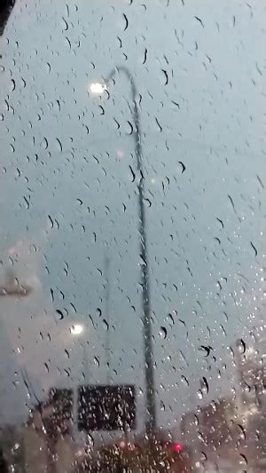 بارون پشت شیشه