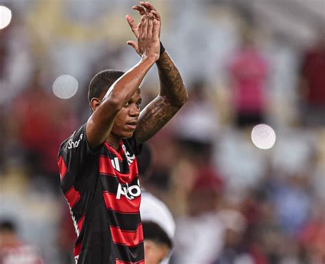 Sofascore Publica Marca Impressionante De Wallace Yan Entre Jovens Do