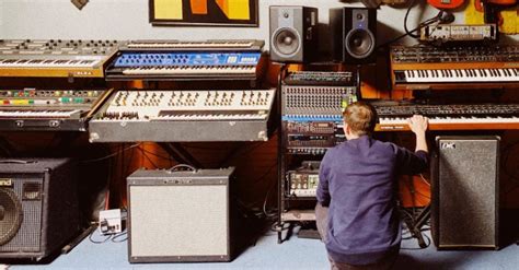 How To Connect Your Keyboard To An Amplifier Or Mixer