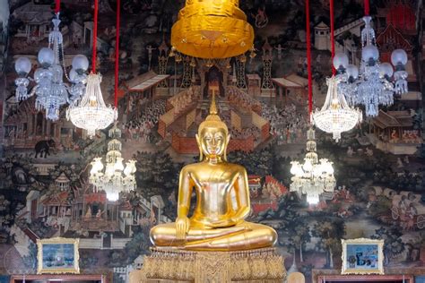 พระพุทธธรรมมิศรราชโลกธาตุดิลก วัดอรุณราชวราราม