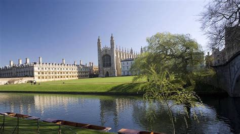 Нараства броят на българските кандидат студенти които избират инженерни специалности в чужбина