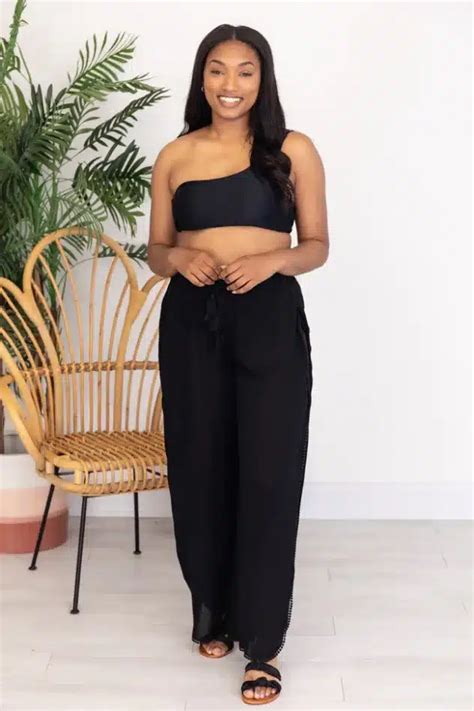Plus Size Beach Outfit Ideas 19 Looks Youll Love