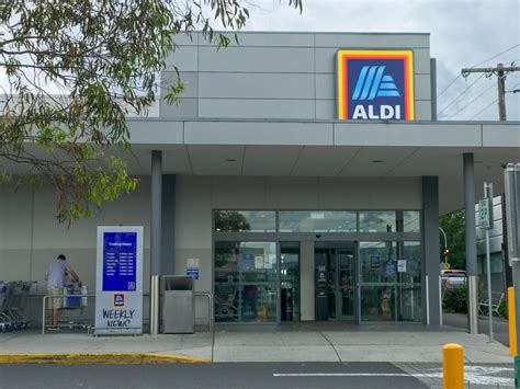 Aldi Business Model How Does Aldi Make Money Business Strategy Hub